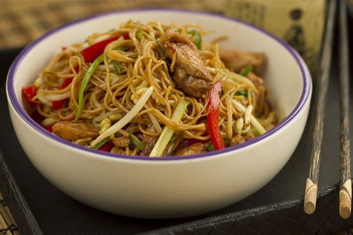 Receta de Chow mein de pollo rápida y sencilla