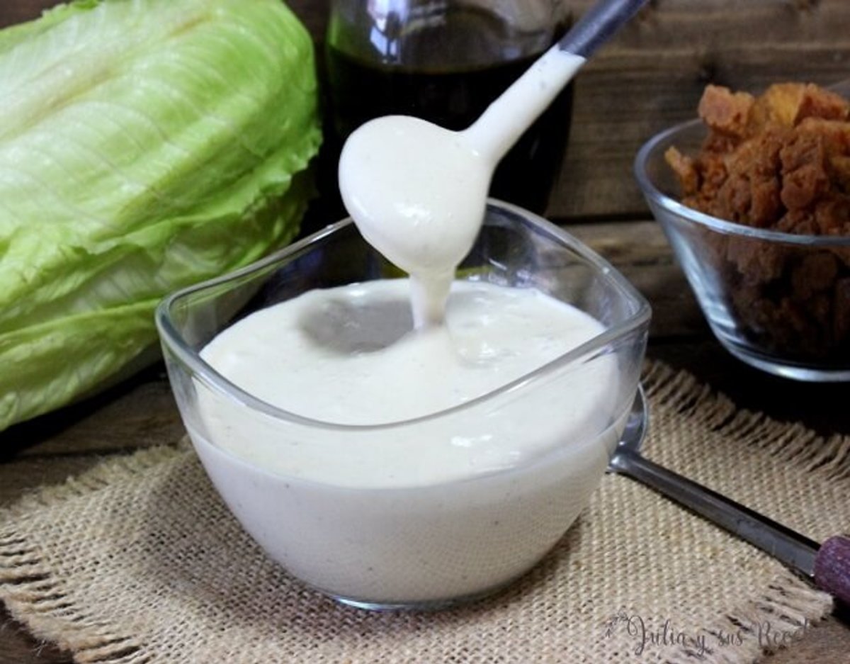 Receta de salsa César casera y deliciosa para tu ensalada