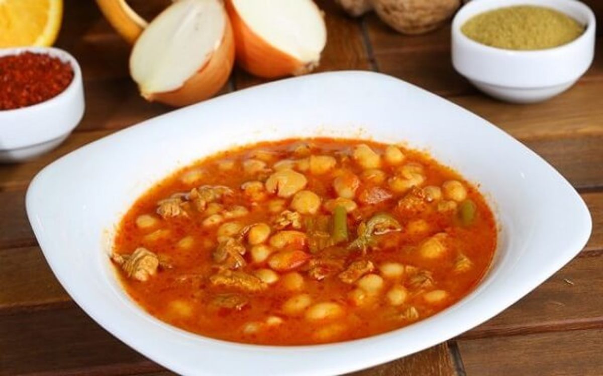 Receta de Alubias con tomate