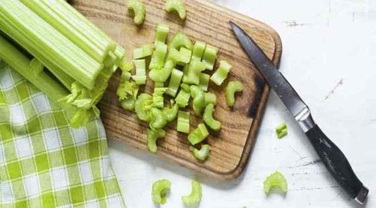 Receta de Sopa de apio y cebolla